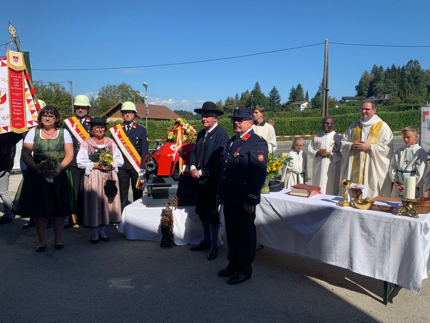 Festmesse mit Tragkraftspritzensegnung der FF-Maria Rain