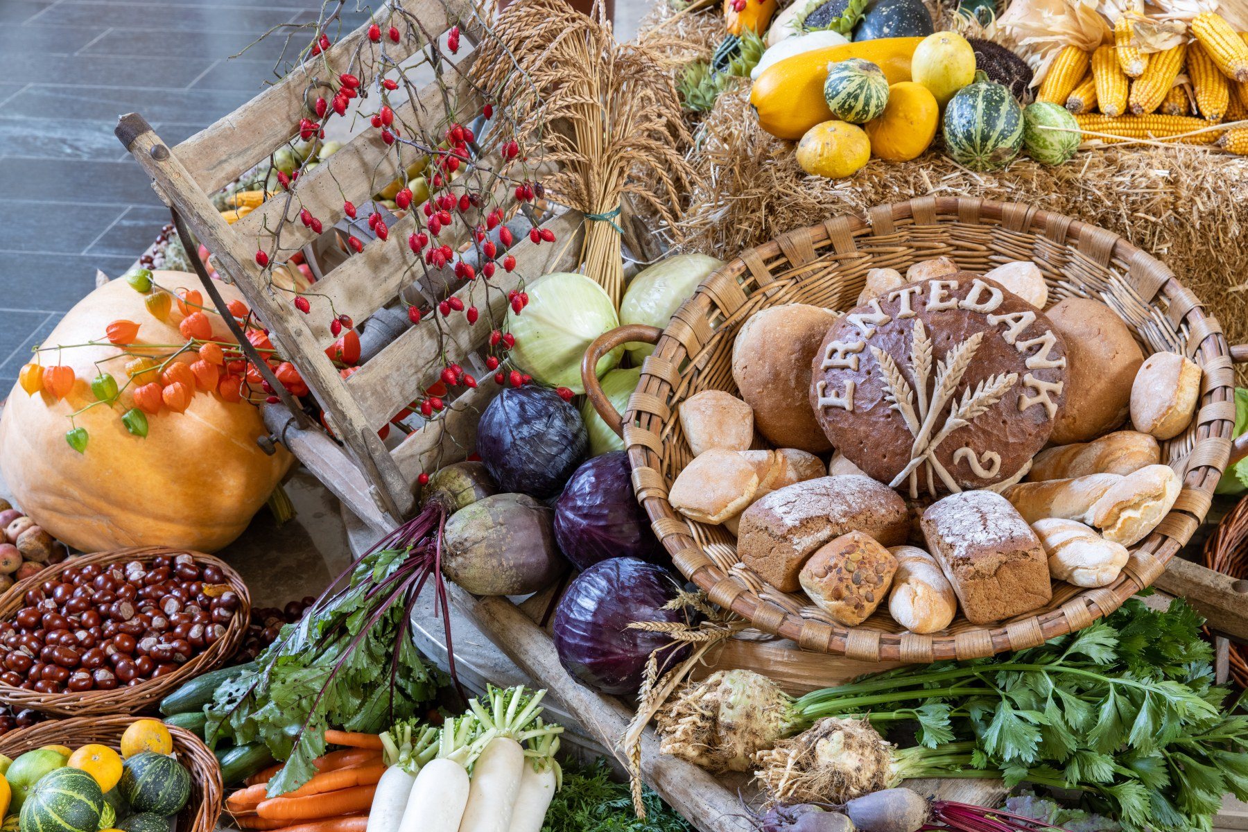 Erntedankfest am Sonntag, 15. Oktober 2023 um 10.15 Uhr anschließend ...