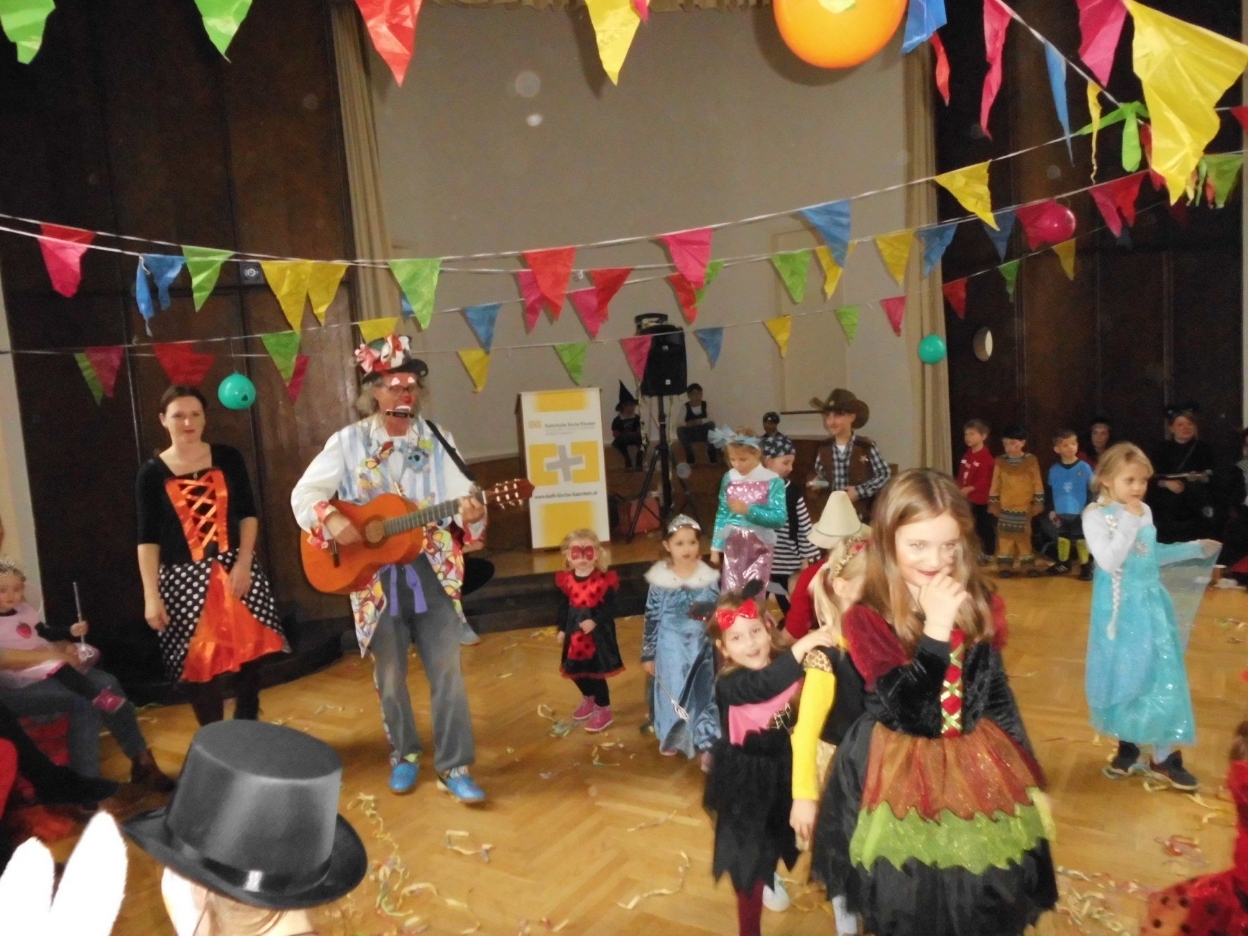 Ein kunterbunter Faschingsausklang