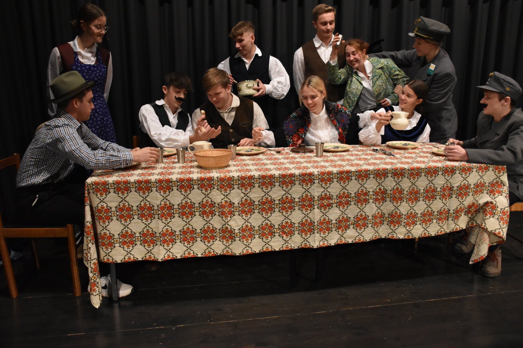 Izmišljeno življenje Butalcev iz Dobrle vasi