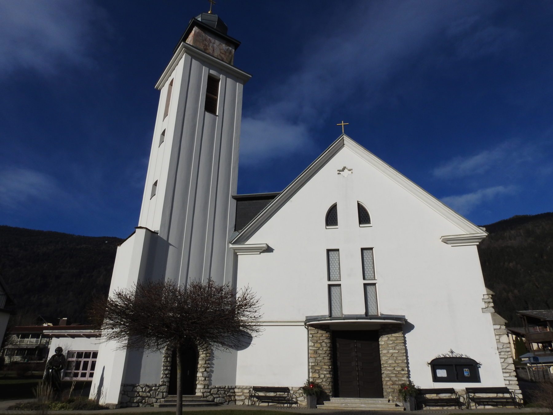 Pfarrkirche St. Josef am Ossiacher See