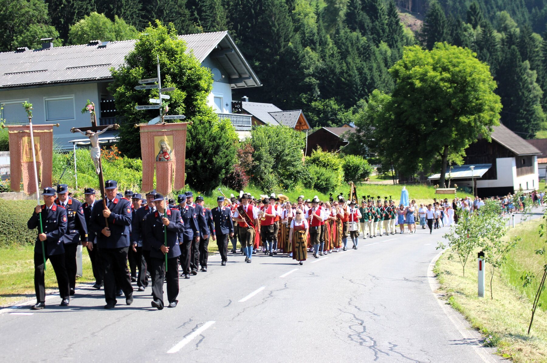 Prozession - eindrucksvolles Bild gelebten Glaubens