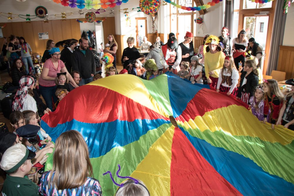 Kinder feiern Fasching