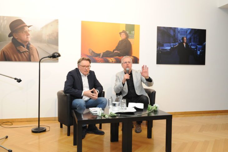 Vztrajno iskanje pravih besed v pokrajini jezika