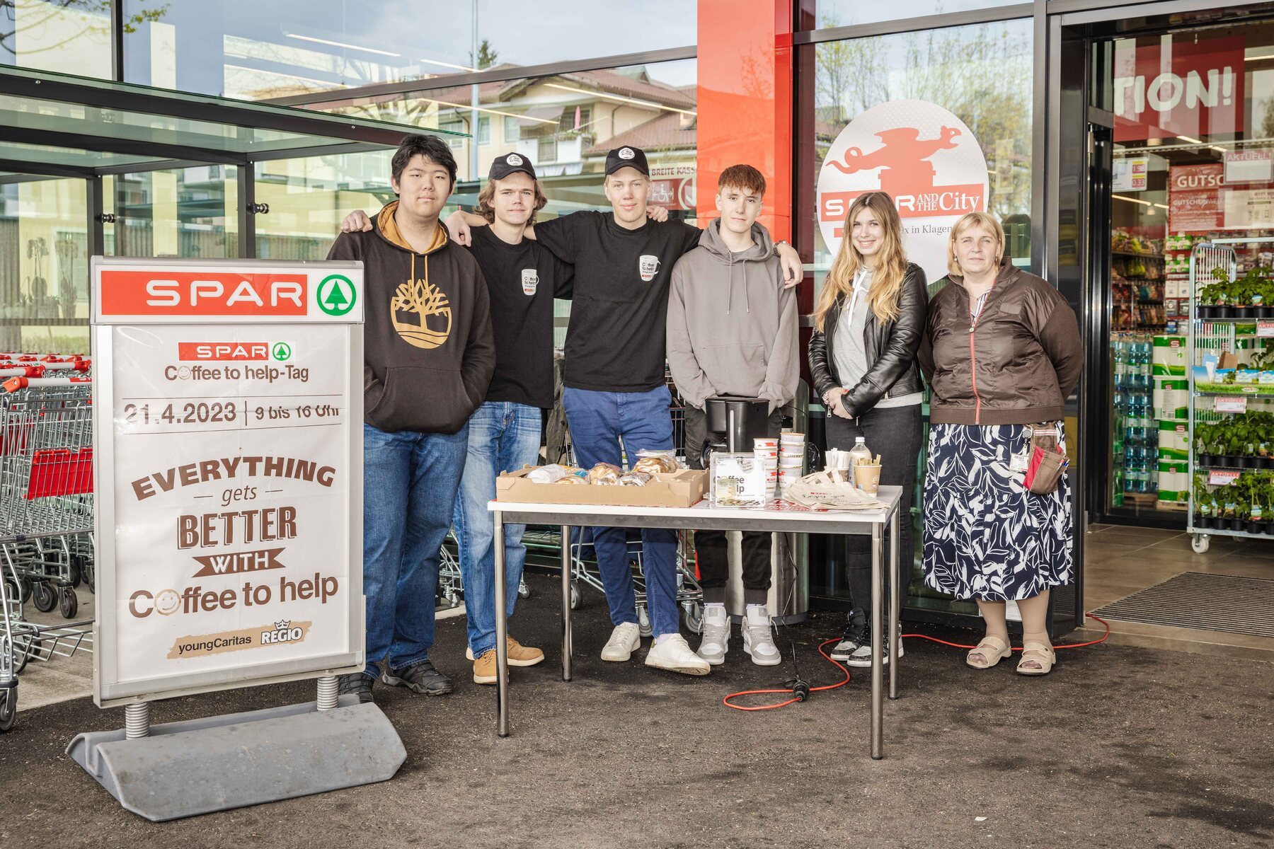 Eine Tasse Muntermacher mit Herz