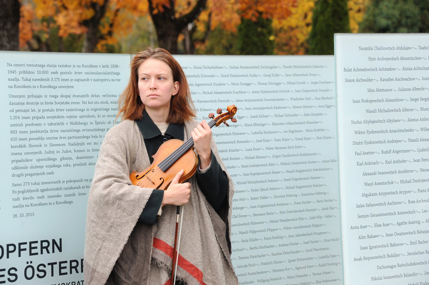 Teme, ki so pomembne za našo družbo želim prenesti v svojo umetnost