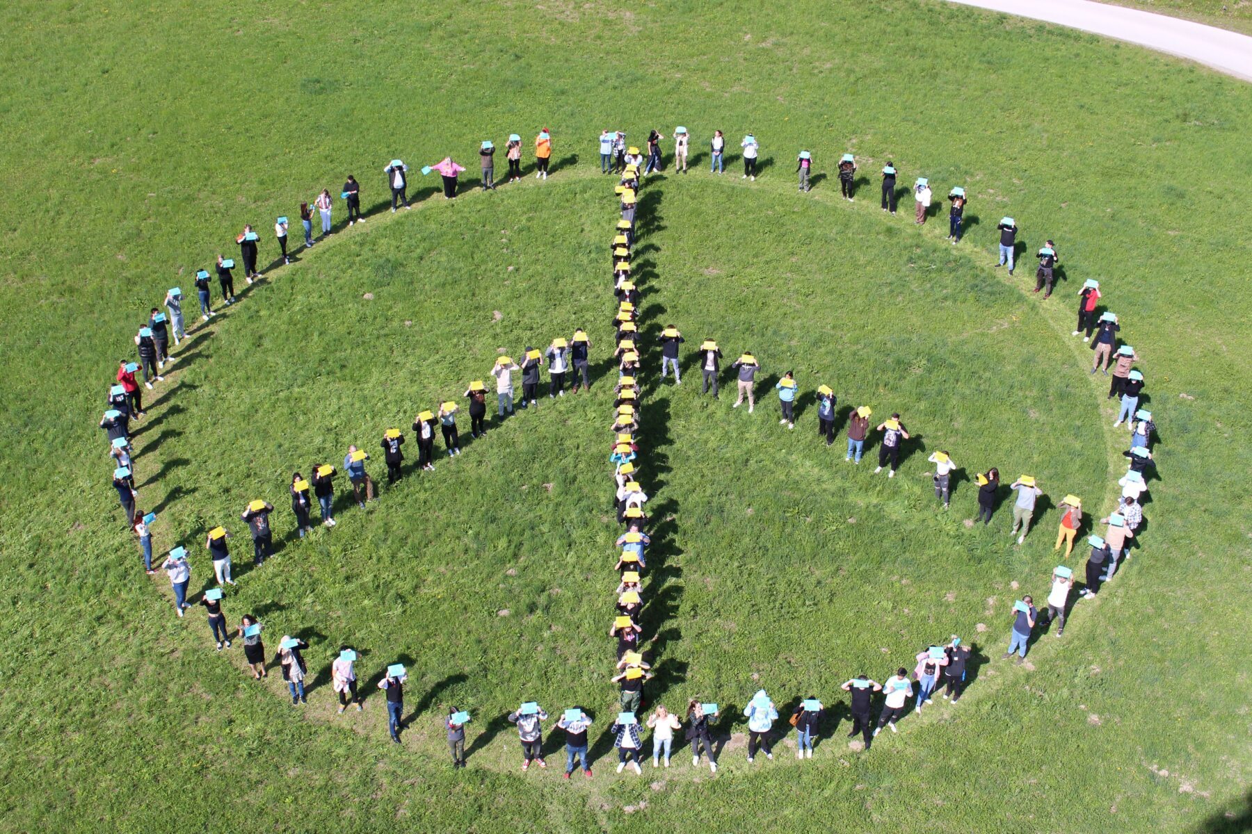 Ein gemeinsames Friedenszeichen setzen ...